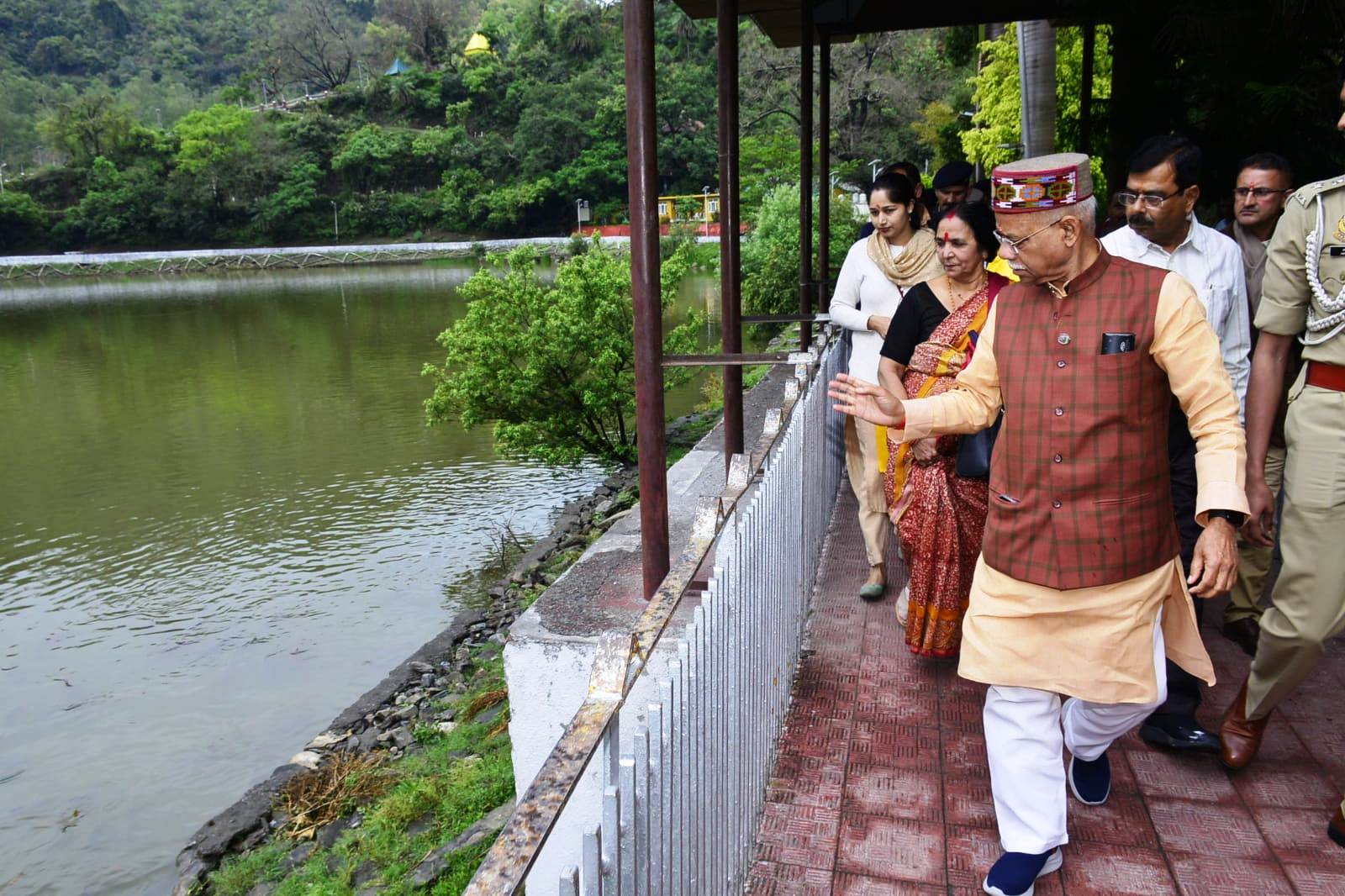 Governor pays obeisance at Mata Renuka Ji Temple - Himachal Tonite